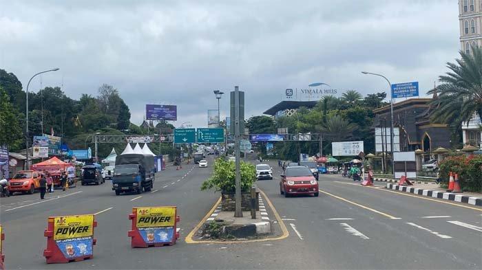 Arus Kendaraan yang Turun Mulai Ramai, Jalur Puncak Bogor Diberlakukan One Way Arah Jakarta ...