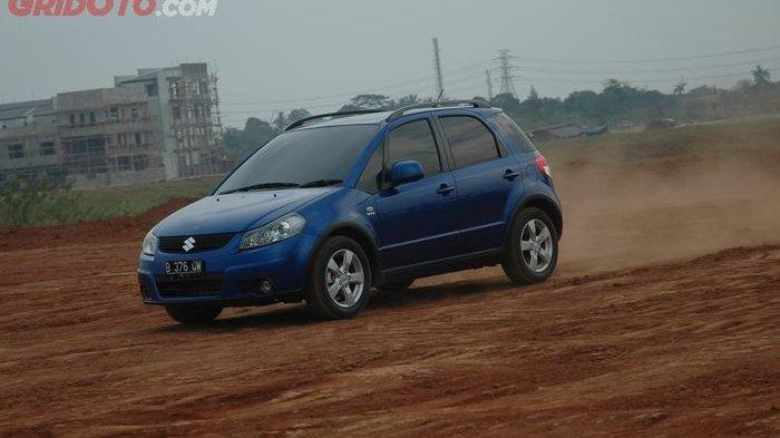 Beli Mobil Bekas Berkualitas, Suzuki X Over di Tahun 2023 Ini ...