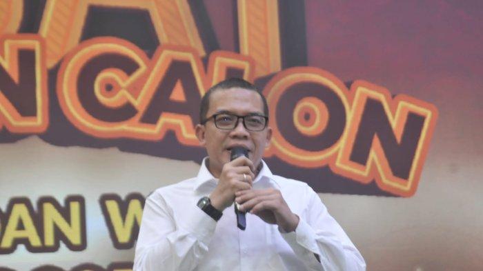 Syair Cinta Romantis Calon Wakil Wali Kota Bogor Teddy Risandi Saat ...