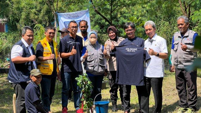 HUT ke-7, TribunnewsBogor.com Gaungkan Gerakan Susur Sungai Hingga Bersihkan Sampah di Kali ...