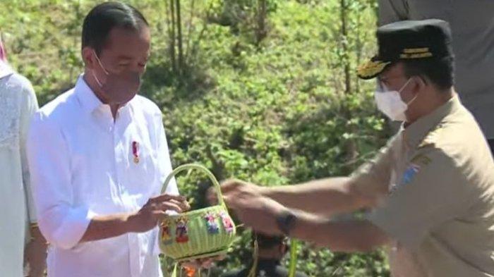 Jokowi Gelar Penyatuan Tanah dan Air di Titik Nol IKN, 6 Gubernur Ini Tak Hadir dengan Alasan ...