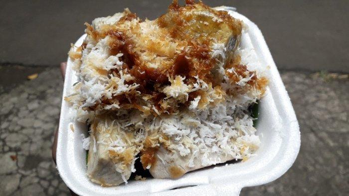 Aseupan Taleus Ketan Wangi, Jajanan Jadul yang Masih Eksis di Jalan ...