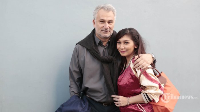 Profil Christian Bradach Suami Artis Baby Margaretha Yang Meninggal ...