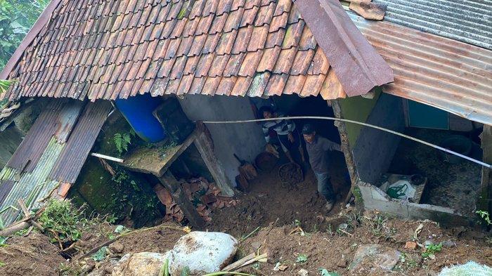 Tiga Rumah di Megamendung Bogor Terdampak Angin Kencang dan Longsor ...