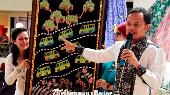 Wow ! Motif Batik Angkot Buatan Bima Arya Laku Rp 42 Juta ...