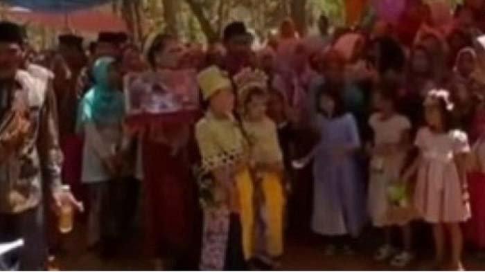 Masih Kecil Jadi Pengantin, Heboh Pernikahan Bocah SD di Madura, Gelagat Mempelai Tuai ...