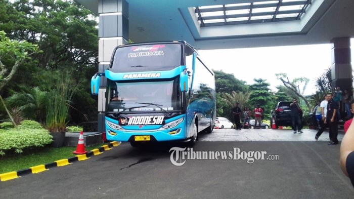 Bus Timnas Indonesia Melaju dari Bogor ke Jakarta, Warga yang Melihat ...