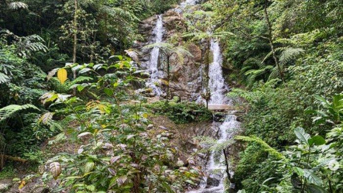 Mengunjungi Curug Batu Gede Cisuren, Tempat Wisata di Atas Perbukitan ...