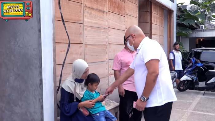 Hartanya Melimpah, Sikap Dermawan Irwan Mussry Beri Uang THR ke Anak ...