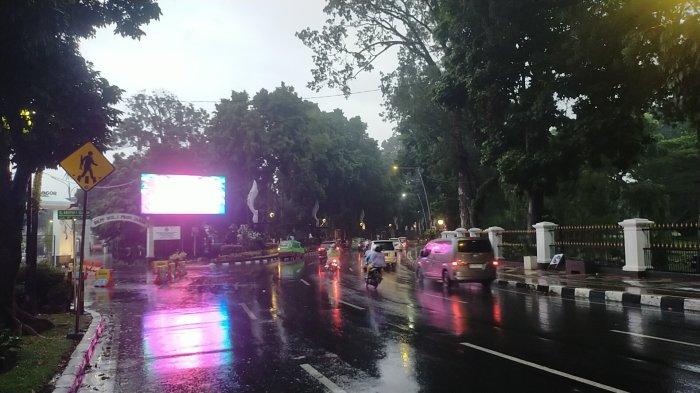 Jelang Malam Pergantian Tahun Baru 2024, Lalu Lintas di Kota Bogor Ramai Lancar ...
