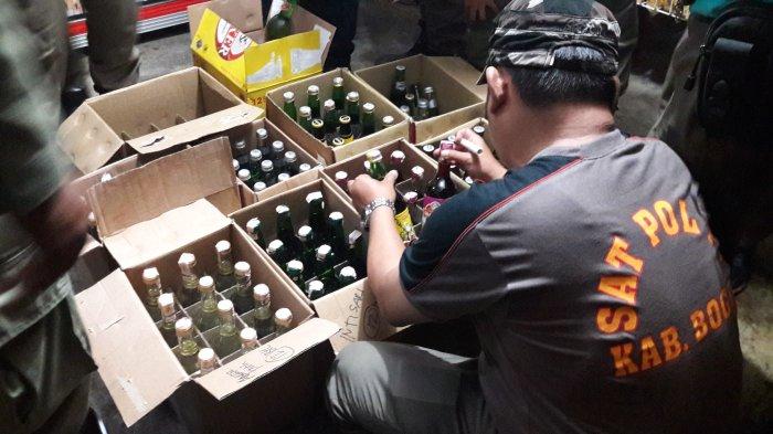 BREAKING NEWS - Satpol PP Kabupaten Bogor Sita 2.135 Botol Miras - Tribunnewsbogor.com