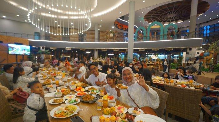 Wartawan dan Influencer Ngabuburit dan Bukber di Royal Safari Garden ...