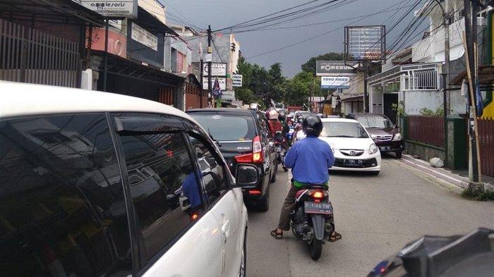 Hindari Jalan Pajajaran dan Jalan Durian Raya Arah Tajur, Macet Panjang - Tribunnewsbogor.com