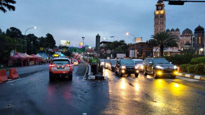 Hampir Seharian Terapkan One Way, Arus Lalu Lintas di Jalur Puncak Bogor Kembali Normal ...