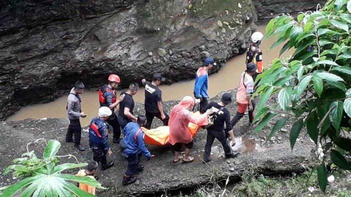 Terperosok ke Sungai Ciliwung, Seorang Kakek di Kota Bogor Ditemukan Meninggal Dunia ...