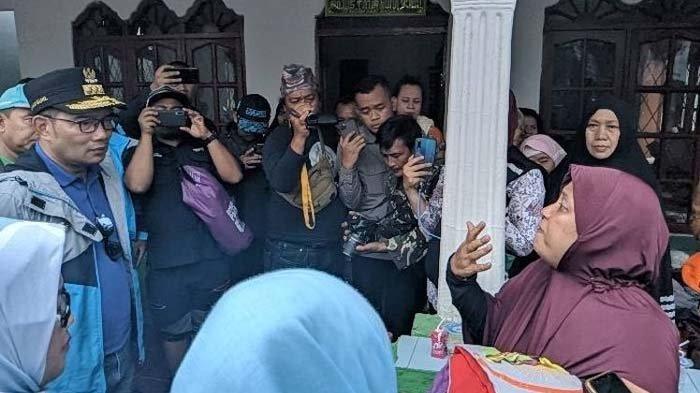 Kunjungi Korban Banjir Villa Nusa Indah, Ridwan Kamil Diceramahi Ibu-ibu - Tribunnewsbogor.com