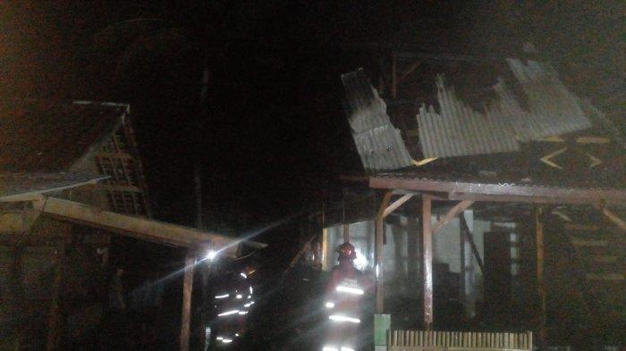 Diduga Konsleting Arus Listrik, Asrama Santri di Ponpes Jasinga Bogor Hangus Terbakar ...