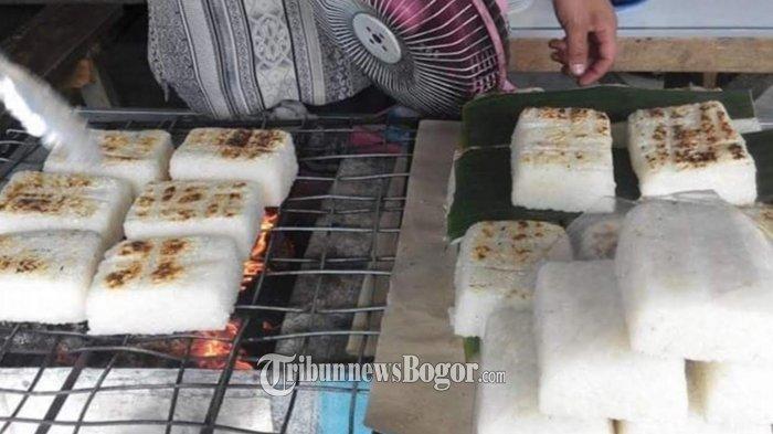 Gurihnya Ketan Bakar Bertabur Serundeng, Sajian Tradisional Nikmat ...