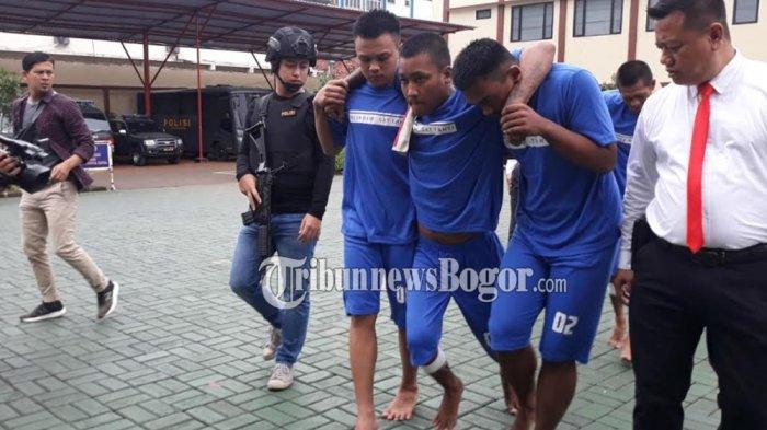 Ditembak Kakinya, Komplotan Jambret Sadis di Bogor Meringis Kesakitan saat Digiring Polisi ...