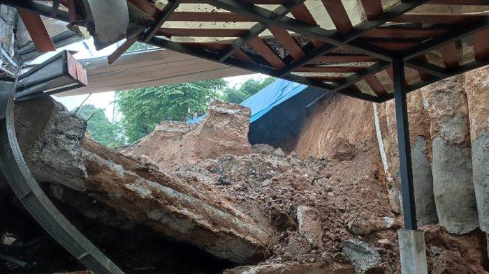 Usai Diterjang Longsor, Perbaikan Stasiun Maseng Bogor Digeber ...