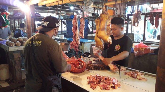 Sehari Jelang Lebaran 2021, Harga Daging Sapi di Pasar Sukaraja Bogor Tembus Rp160 Ribu per ...