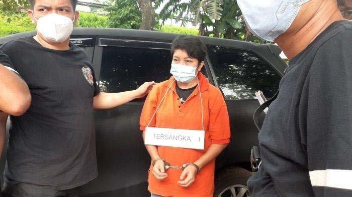 Bunuh Pria Muda di Kuburan, Gelagat Aneh Wanita Penyuka Sesama Jenis ... Bunuh Pria Muda di Kuburan, Gelagat Aneh Wanita Penyuka Sesama Jenis ...