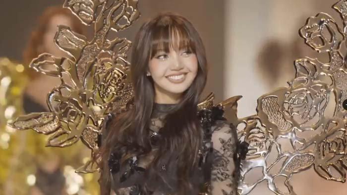 FOTO-FOTO Lisa BLACKPINK di Victoria's Secret Fashion Show 2024, Pakai ...