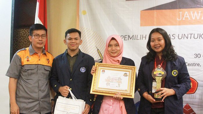 Ikut Lomba Debat Nasional 12 Kali, 3 Mahasiswa IPB Ini 9 Kali Juara ...