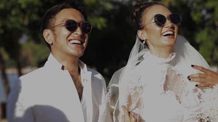 Adik Nadine Chandrawinata Ungkap Kisah Cinta Kakaknya dan Dimas Anggara 'Baru Kali Ini Berhasil ...