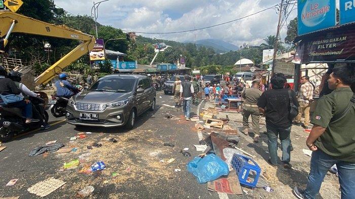 Lapak Tergusur, PKL di Puncak Bogor Tidur Beratapkan Langit, Kini Mengais Rezeki dari Tumpukan ...