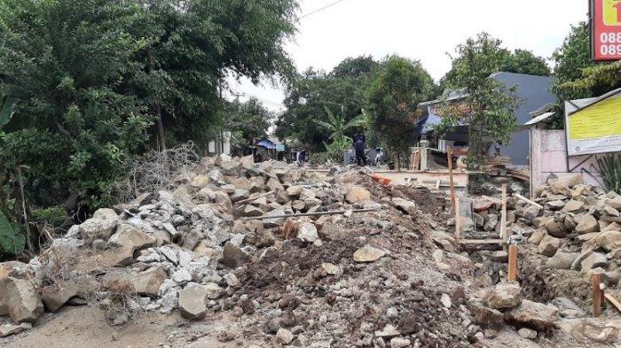 Jembatan Dibongkar, Jalan Penghubung Nanggerang - Susukan Tak Bisa ...
