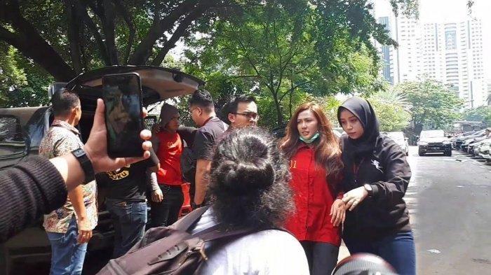 UPDATE Kasus Rey Utami dan Pablo Benua - Tulisan Lulus Sensor di Video ...