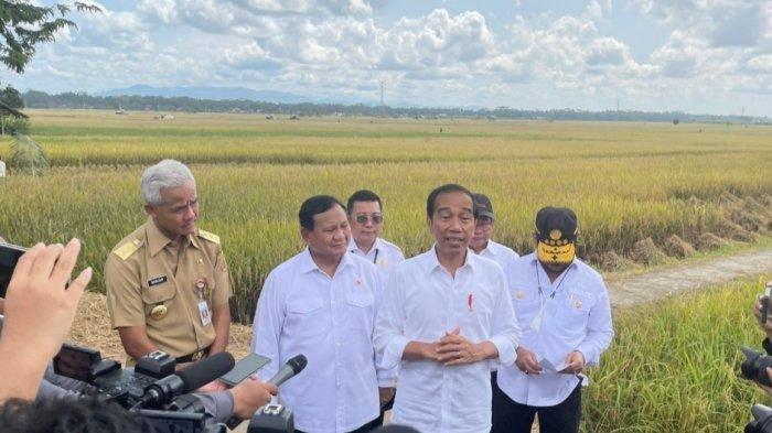 Sinyal Duet Pilpres 2024, Momen Prabowo dan Ganjar Pranowo Jalan Bareng saat Dampingi Jokowi ...