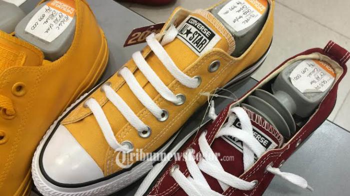 Sepatu Sketcher dan Converse Promo Diskon 30 Persen di Lippo Plaza ...