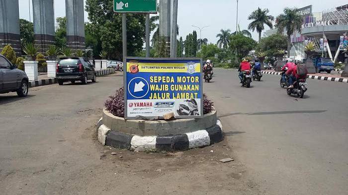 Pengendara Motor Langgar Rambu Lalu Lintas Ini Tiap Hari - Tribunnewsbogor.com