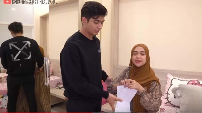 ISI Surat Misterius Teror Ria Ricis, Istri Teuku Ryan Kesal Robek Surat ...