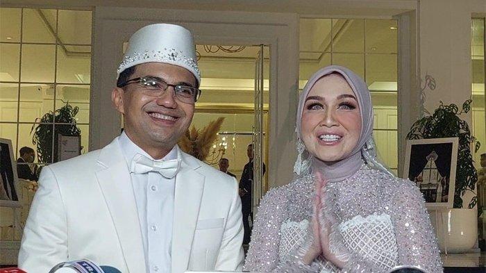 Profil Dine Mutiara Istri Baru Sahrul Gunawan, Punya Jabatan Mentereng ...
