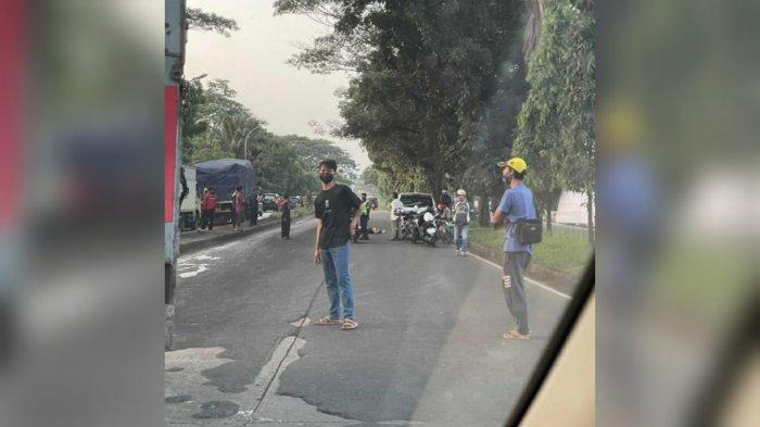 Kurang Hati-Hati saat Menyalip Truk, Pemotor di Jalan Alternatif Sentul Tewas Terlindas ...