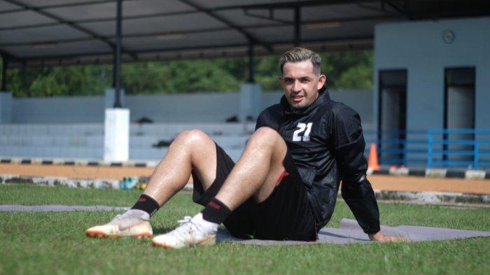 Pemain Naturalisasi Silvio Escobar, Harap Sepak Bola Indonesia Makin ...