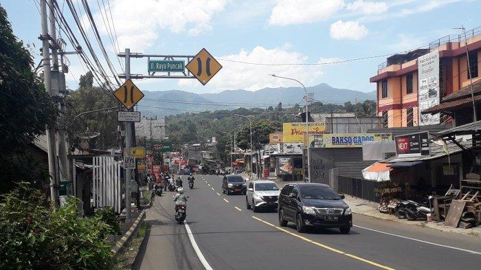 Jalan Raya Puncak Siang Ini Satu Arah ke Jakarta, Kondisinya Ramai ...