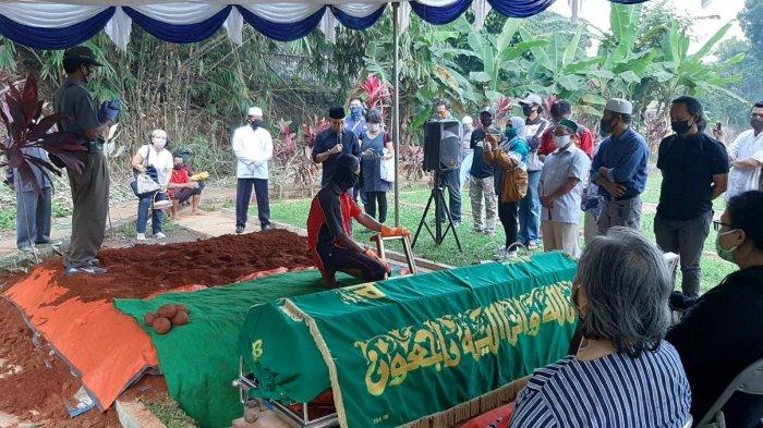 Sapardi Djoko Damono Meninggal, Dekan FIB UI: Indonesia Telah ...