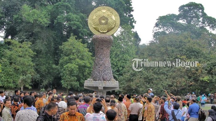 Dua Abad Kebun Raya Bogor Diabadikan Lewat Tugu Rafflesia ...