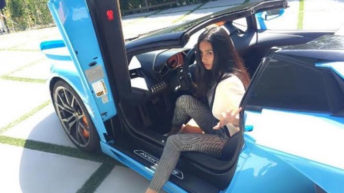 Uli Auliani Posting Foto Ini, Netizen Malah Tanya Kewarganegaraannya ...