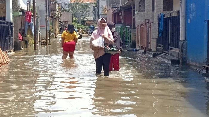 Ribuan Rumah di Dayeuhkolot Bandung Terendam Banjir, Warga Sedih, Susah dan Jengkel Kebanjiran ...