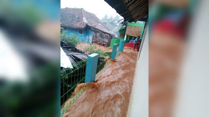 Puluhan Rumah di Cipicung Kuningan Terendam Banjir, Ini Lokasi Terparah - Tribuncirebon.com
