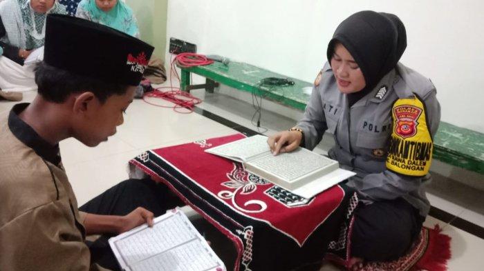 Sosok Bripka Tati Haryati, Polwan di Indramayu yang Selalu Mengajar Mengaji Anak-anak ...