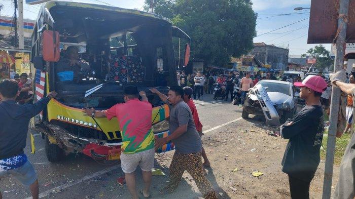 Kecelakaan Maut di Indramayu, Bus Kopayu Tabrak Altis Lalu Terbalik ...