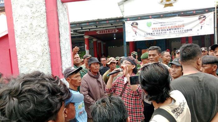 Breaking News: Kantor Desa Bangodua Indramayu Didemo, Warga Curigai Ada Penyelewengan Dana Desa ...