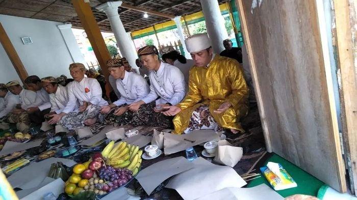 Mengenal Ritual Grebeg Agung Kesultanan Kanoman di Keraton Kanoman ...