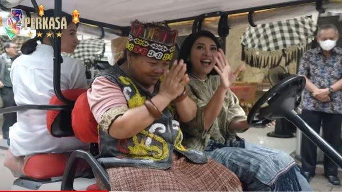 Ida Dayak Unjuk Kesaktian ke AM Hendropriyono, Momen Akrab dengan Istri Andika Perkasa Disorot ...